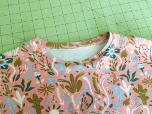 “scrunch top” tutorial and free pattern for birch fabrics